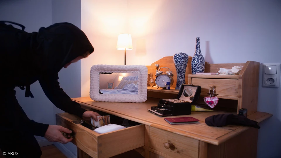 Guide: Where do burglars look first? | ABUS burglary protection guide