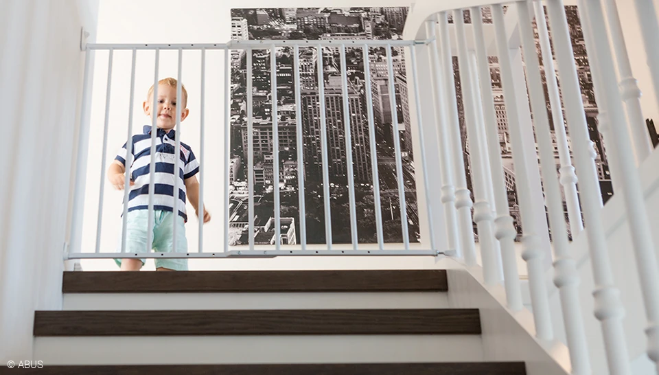 Stair gates | Childproof locks for the stairs | ABUS